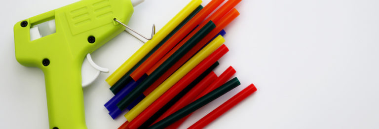 Critères à considérer pour choisir une colle thermofusible